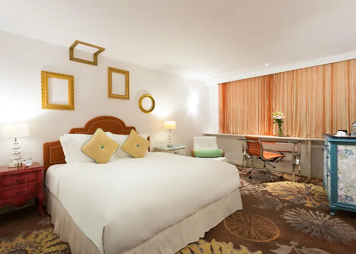 THE LUXE MANOR HONG KONG