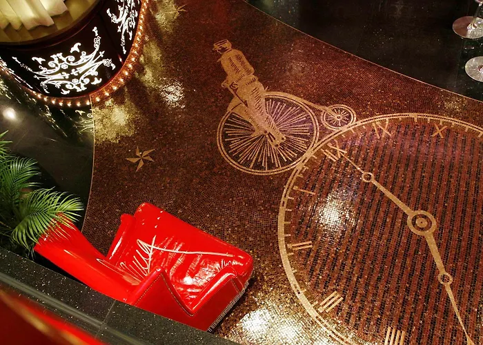 THE LUXE MANOR HONG KONG