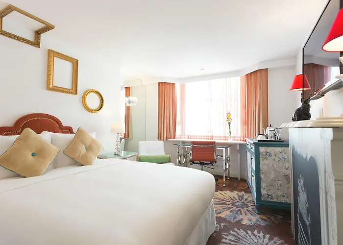 THE LUXE MANOR HONG KONG