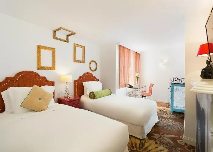 THE LUXE MANOR HONG KONG