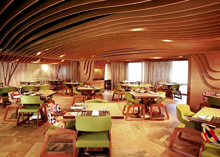 THE LUXE MANOR HONG KONG