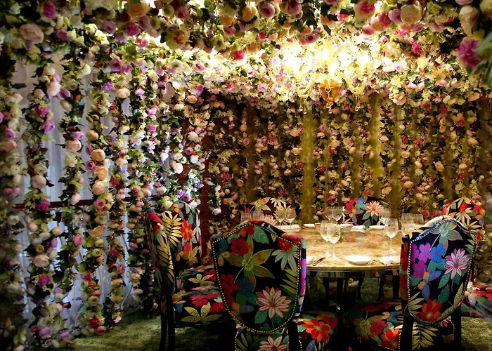 THE LUXE MANOR HONG KONG