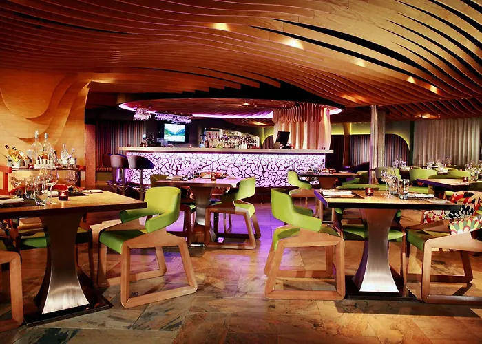 THE LUXE MANOR HONG KONG