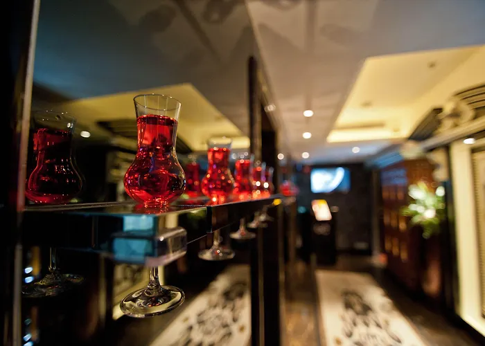THE LUXE MANOR HONG KONG