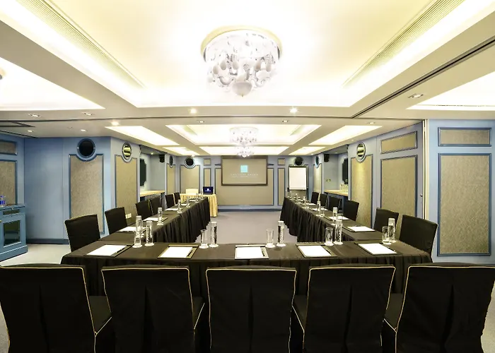 THE LUXE MANOR HONG KONG