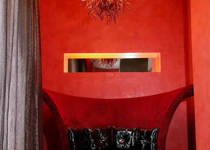 THE LUXE MANOR HONG KONG