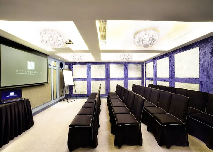 THE LUXE MANOR HONG KONG