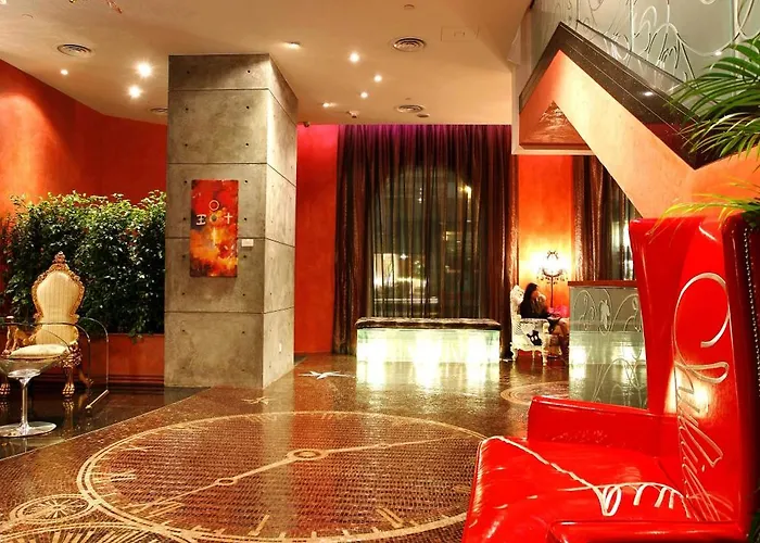 THE LUXE MANOR HONG KONG